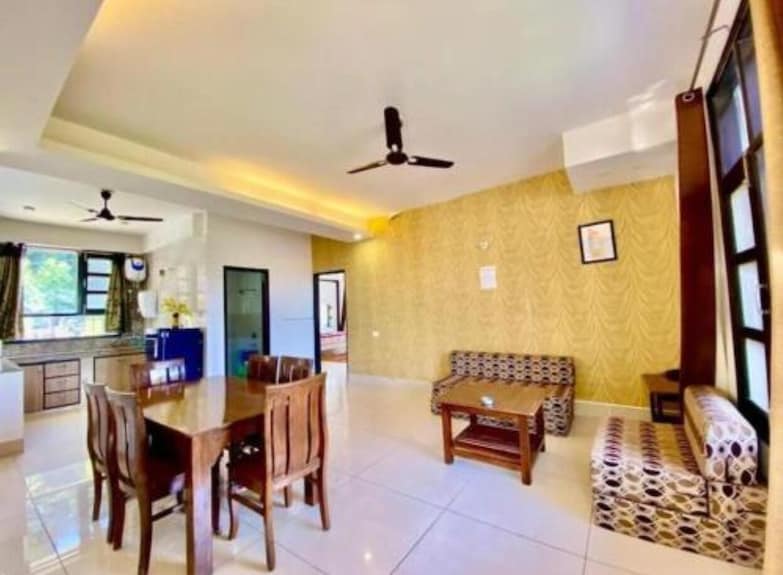 Family Suite With Balcony - The Terrace Retreat By Stayvues\n - Parwanoo