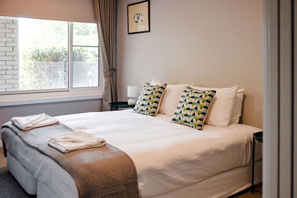 Ultimate Orange | 17 ppl | Central | Perfect for multiple families ...