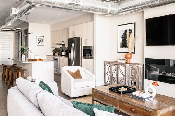 Bright & Breezy | Rino Art Lofts - Five Points - Denver