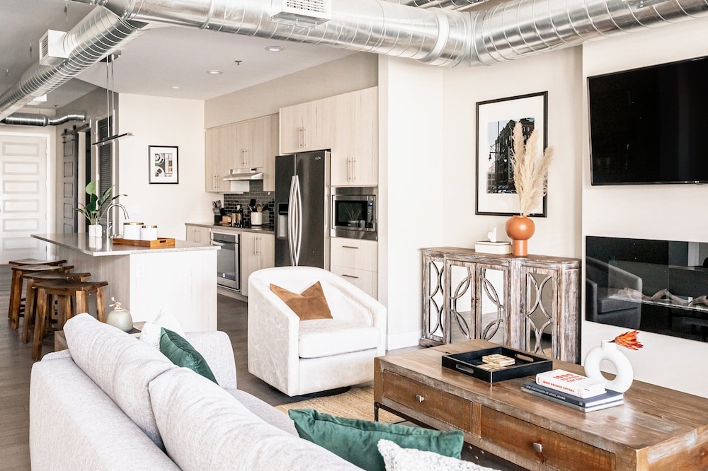 Bright & Breezy | Rino Art Lofts - Clyfford Still Museum