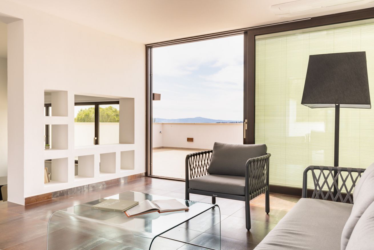 Guesthost - Wonderful Apartment That Accommodates Up To 4 People, On Two Levels And Equipped With All Comforts, Including A Large Terrace Overlooking The City And The Hills. The Accommodation Is Located In A Modern Condominium Complex With A Shared Swimm - Pérouse