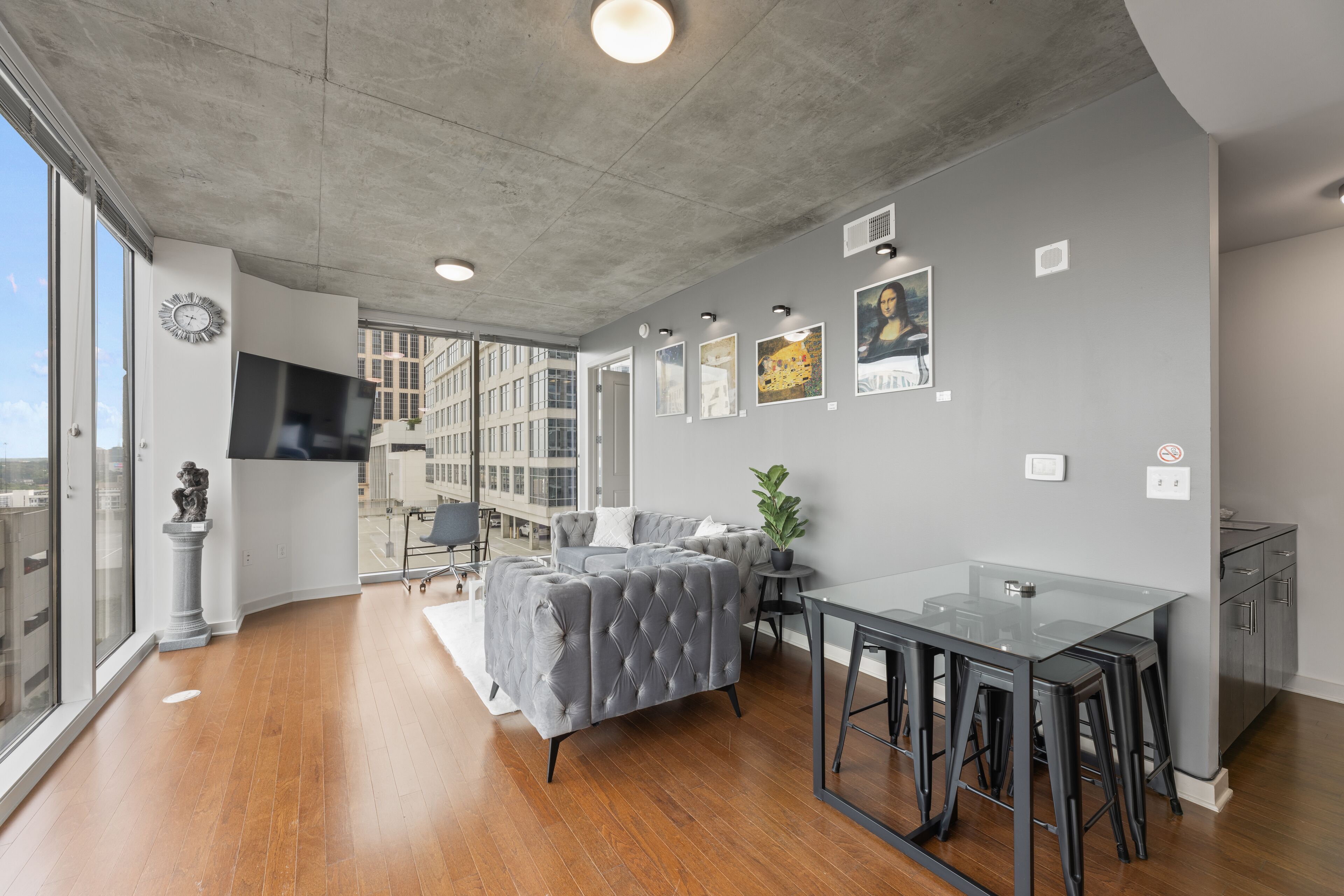 2br Relaxing High-rise Atl Condo -King Bed & Free Parking! Balcony W/ City View! - Atlanta, GA