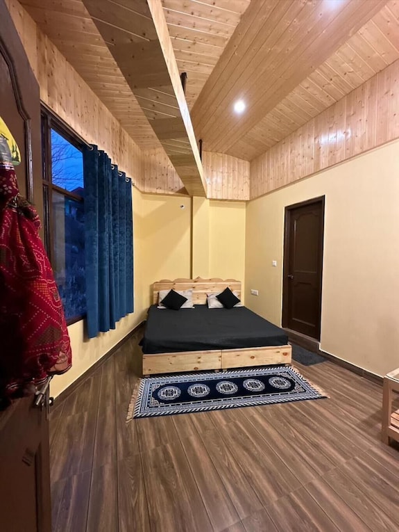 Pet Friendly And Everything Nearby In The Heart Of Old Manali -