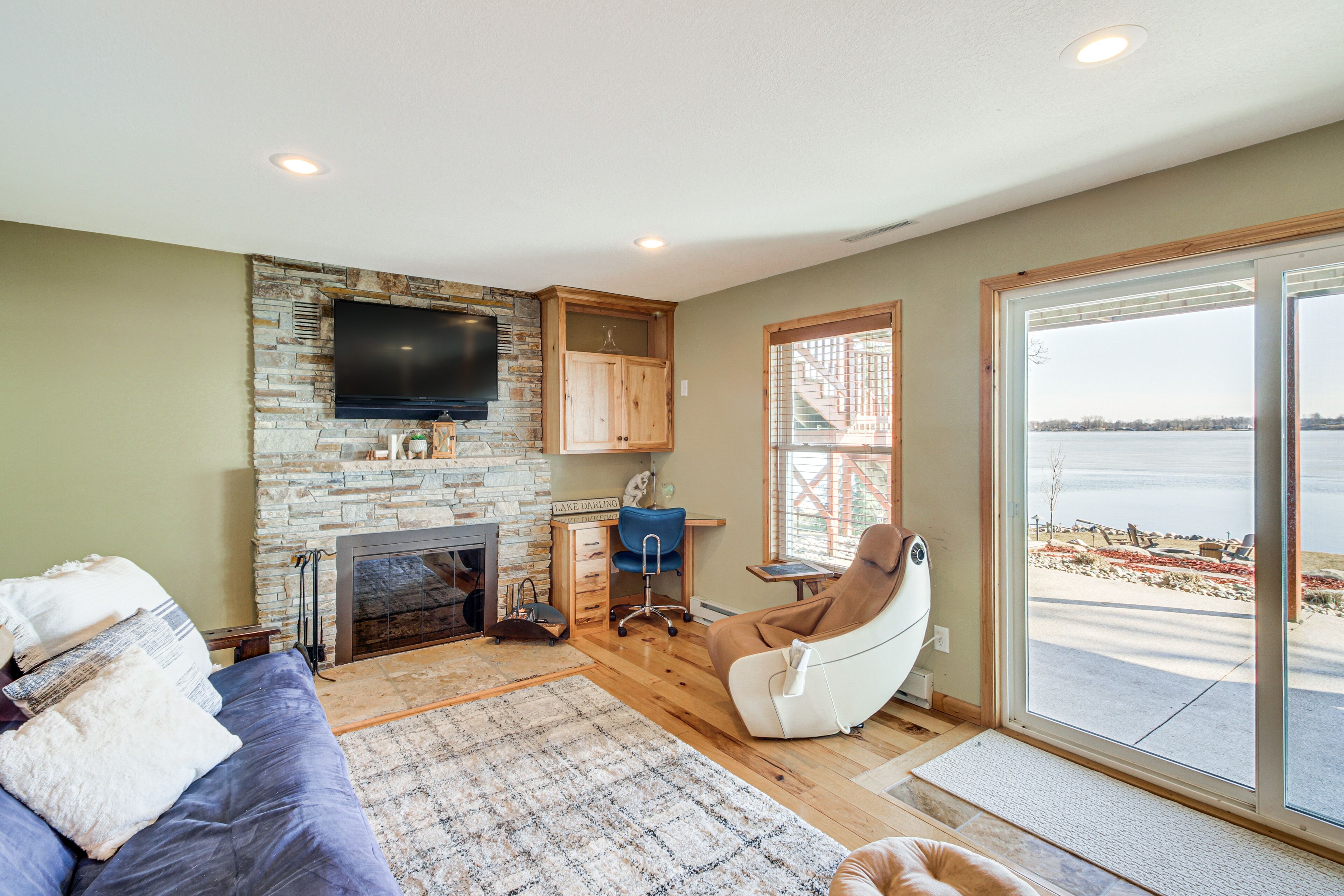 Villa On Lake Darling: Fire Pit, Deck & Bbq! - Alexandria, MN
