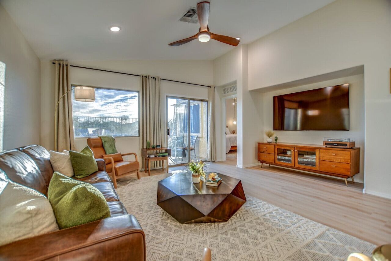 Mid Century Themed Home On The Golf Course - Queen Creek, AZ