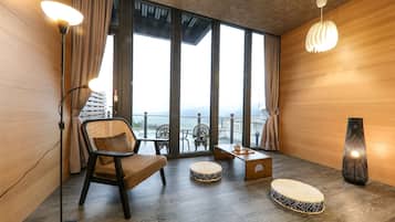 Quarto clássico, sacada | 1 quarto, individualmente decorados, quartos à prova de som