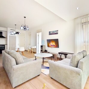 Apartamento Cidade | Sala de estar | Smart TV de 34 polegadas com canais digitais 