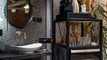 Apartamento superluxo, vista para o jardim | 1 quarto, cofres nos quartos, escrivaninha