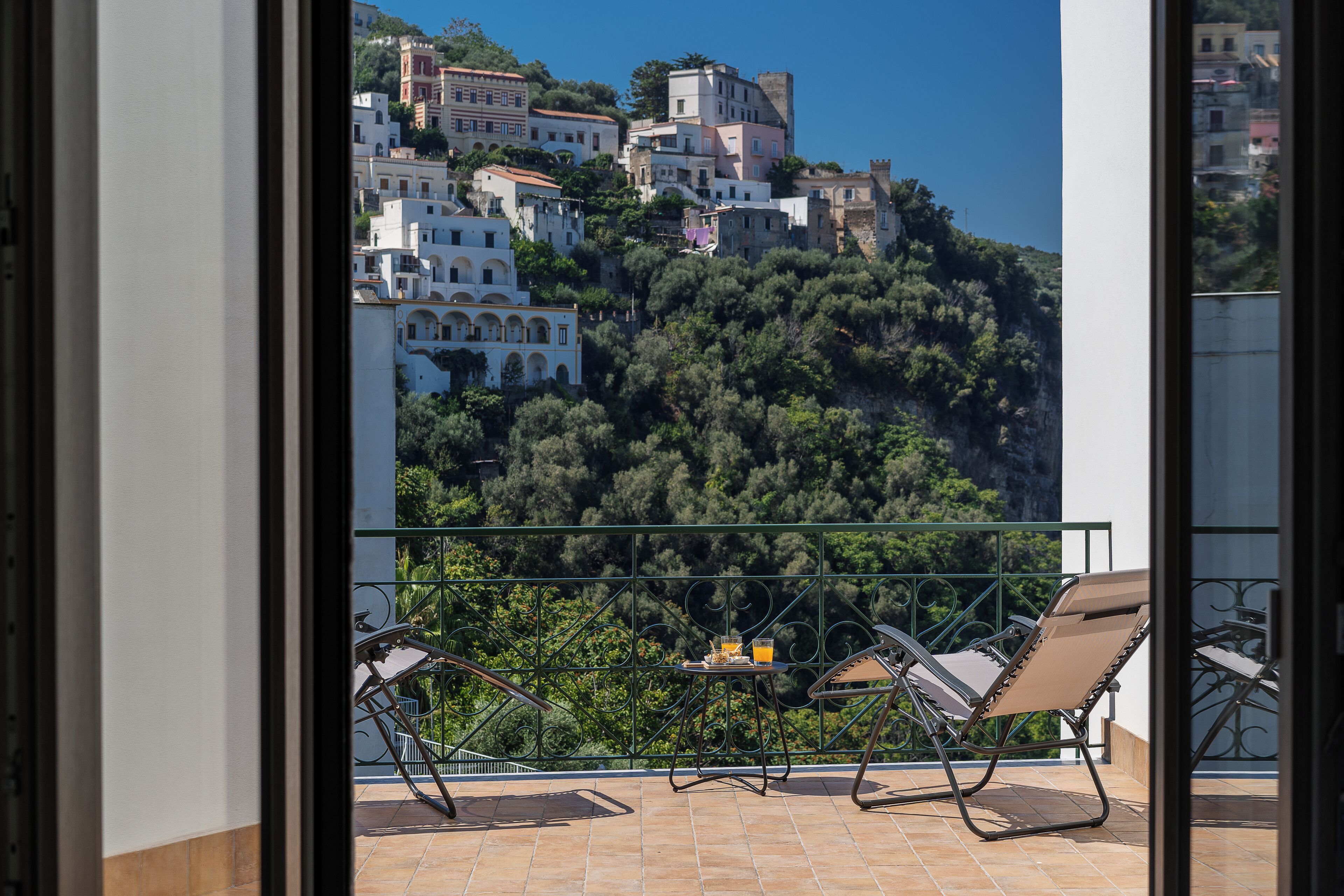 Roupas de cama antialérgicas, cofres nos quartos