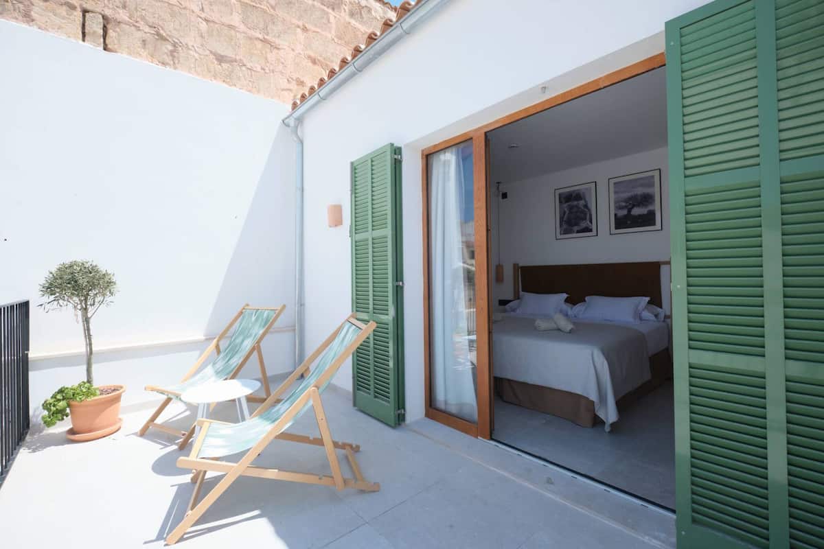 Quarto casal premium, suíte (En segunda planta) | Comodidades do quarto