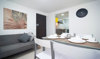 Televisor LED de 43 polegadas com canais por cabo, Netflix 