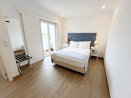 Quarto, 1 cama de casal | Minibar, Wi-fi grátis 