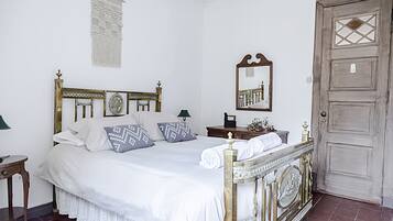 Quarto luxo, 1 quarto, vista para a montanha | 1 quarto, Wi-Fi de cortesia, roupa de cama