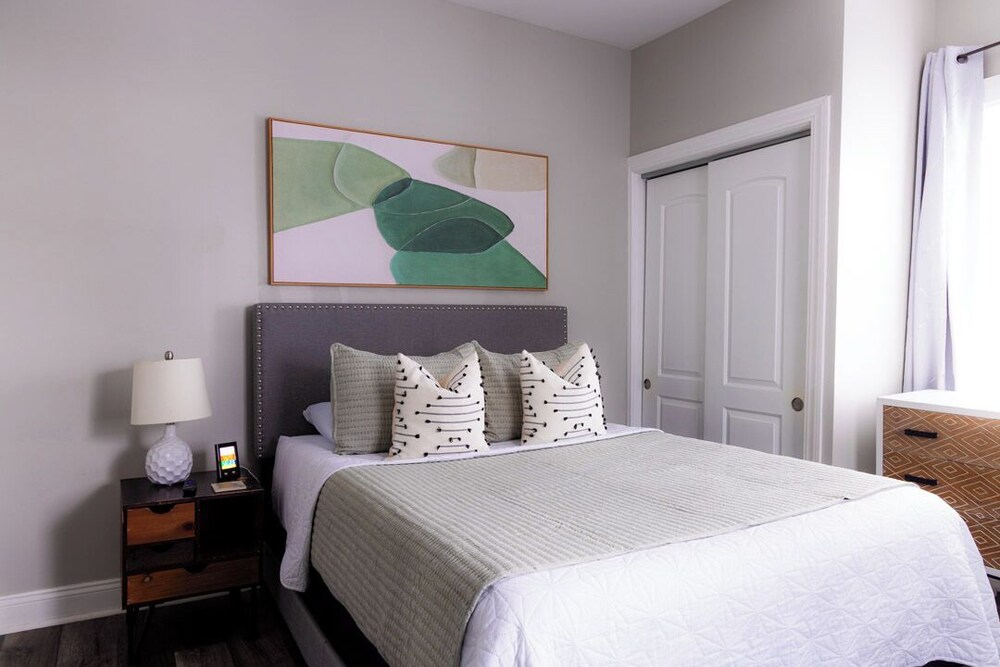 Two Homes in One! ☆ New Renovated Duplex ☆ Minutes to Downtown!☆ - St ...