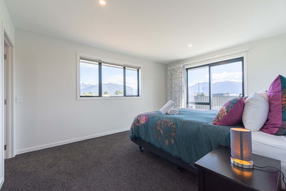 Oraka Scenery - Te Anau Holiday Home - Te Anau