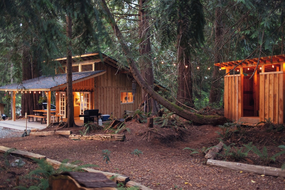 Heartwood Retreats - Vancouver Island