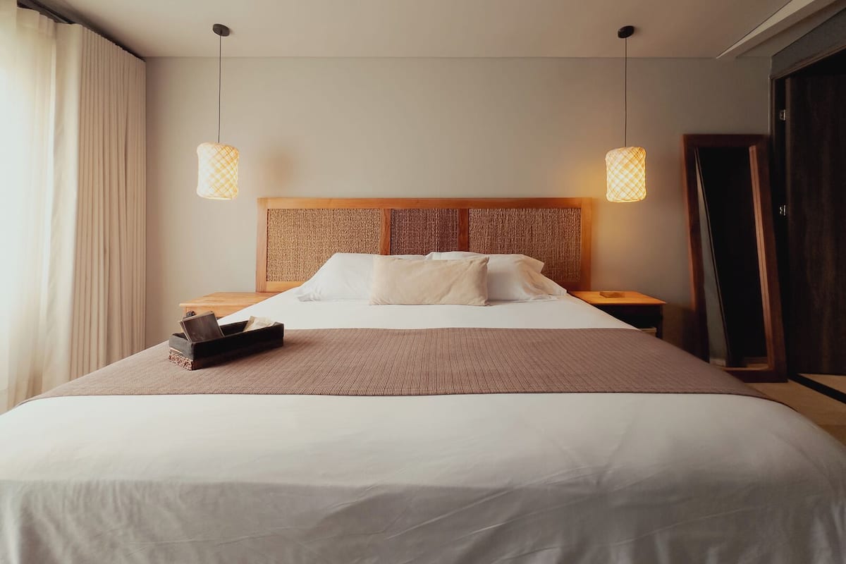 Quarto Duplo ou Twin Design | Minibar, cofre no quarto, com decoração personalizada, secretária