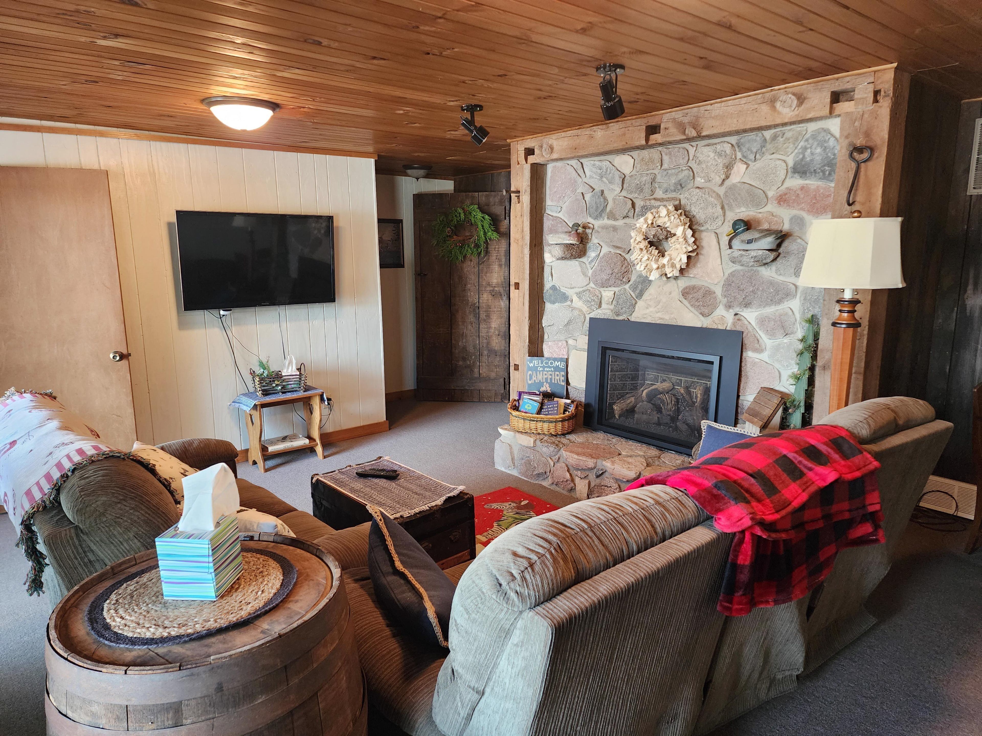 Cozy Cottage With So Many Amenities, On Beautiful Little Hills Lake In Wautoma - Spring Lake, WI