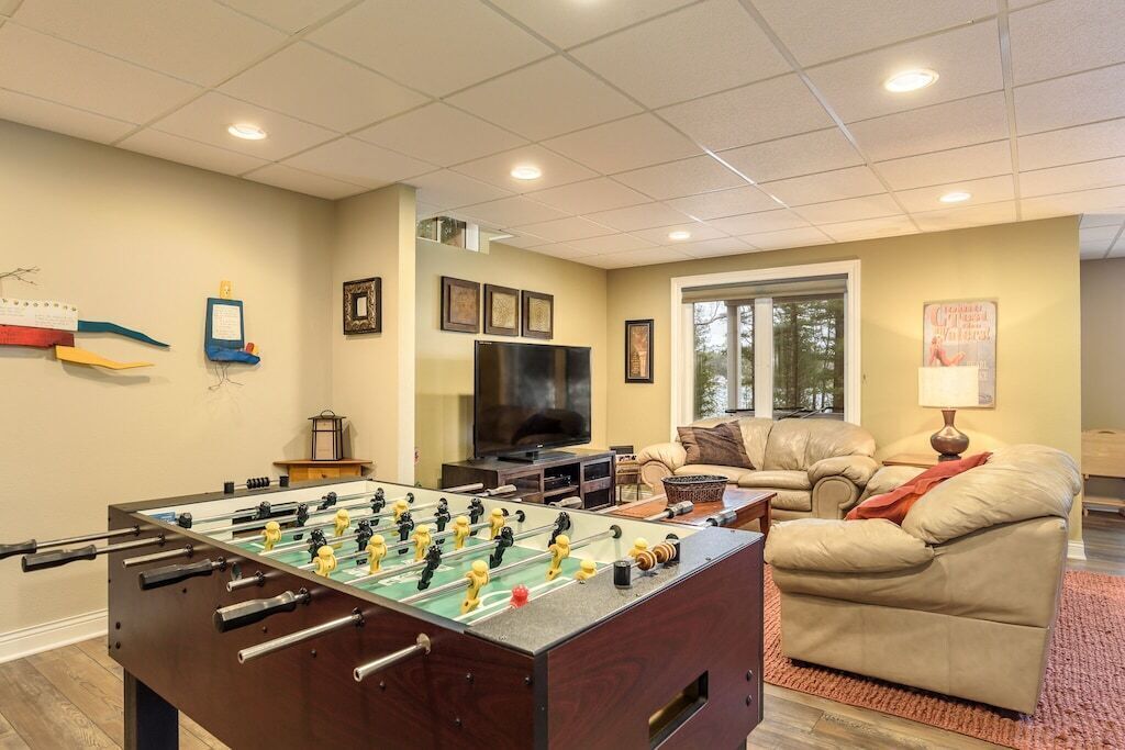 Amazing Large Sandy Beach, Hot Tub, Fireplace, Dog Welcome, Kayaks, Paddleboards - Spring Lake, WI