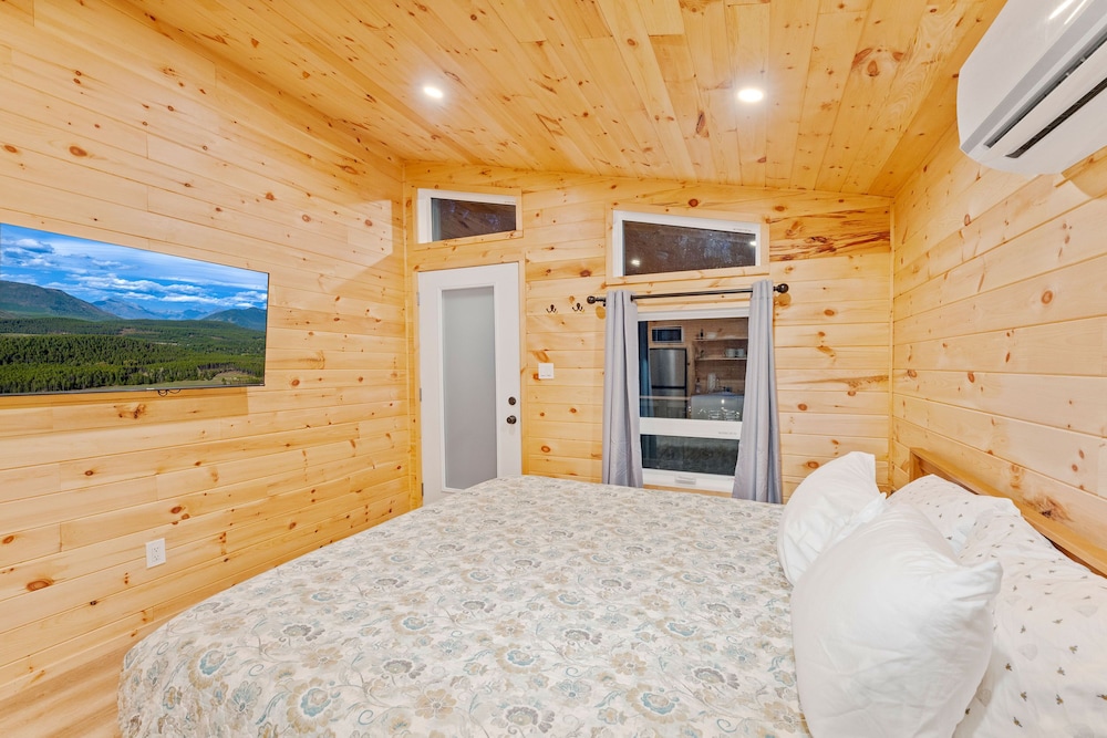Foxglove Micro Cabin At Spotted Bear Retreat - Montana
