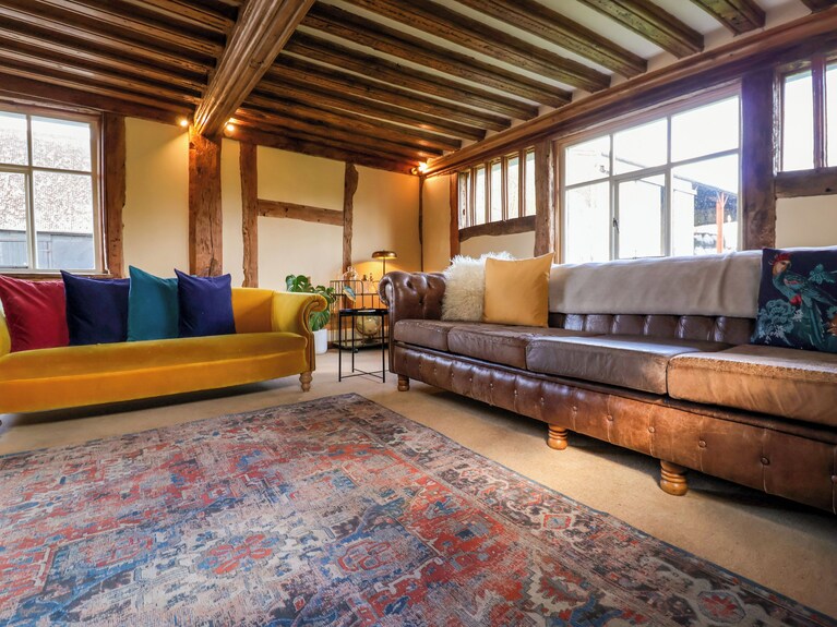 Brook Farm, Pet Friendly, Character Holiday Cottage In Halesworth - Suffolk