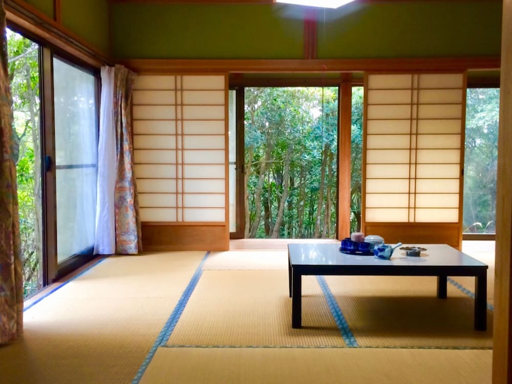 Nonsmoking Japanesestyle detached house with Goemon bath Building 5 ...