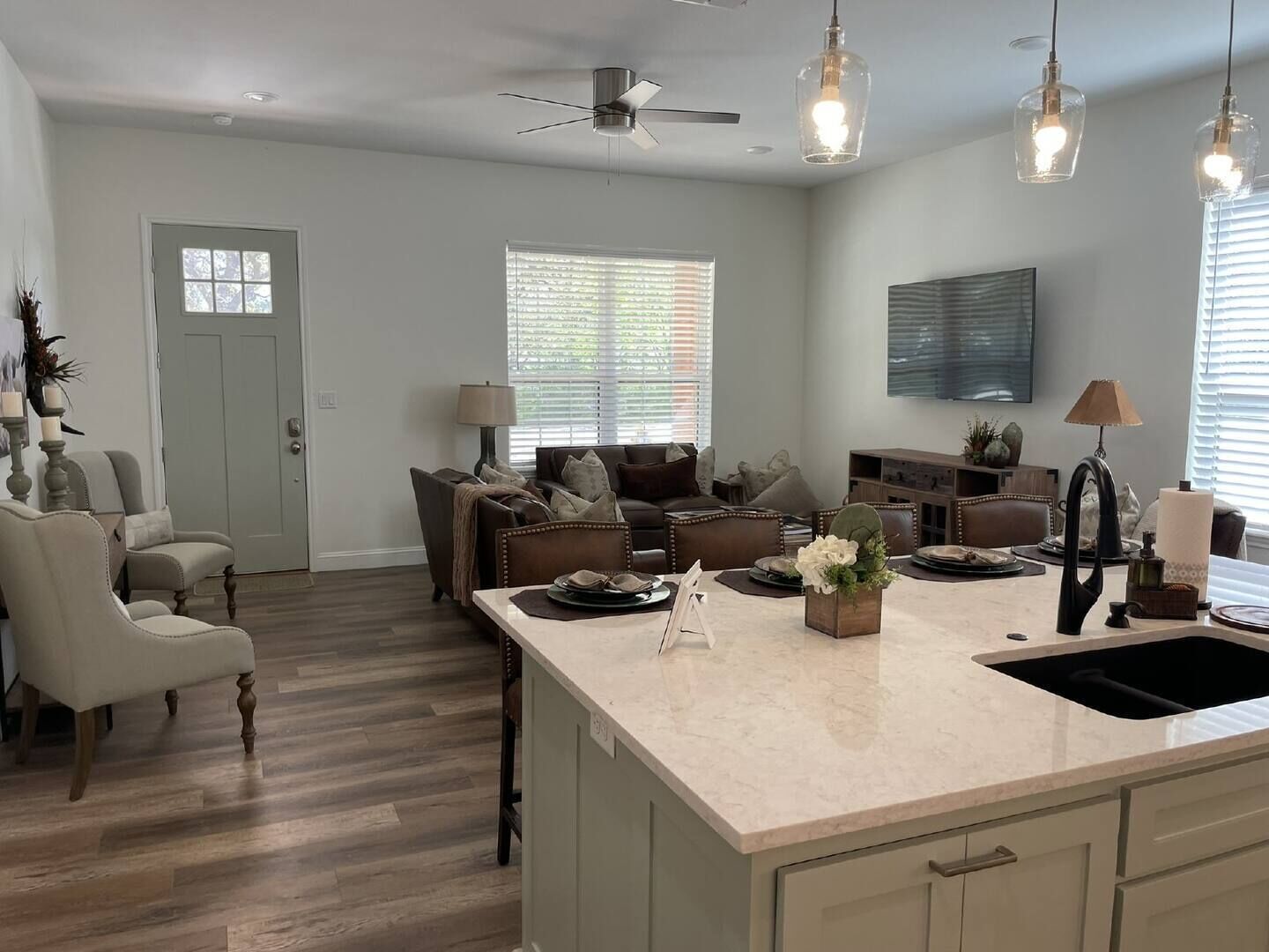 7 Bedroom 7.5 Bathroom Stephenville Villa - Stephenville, TX