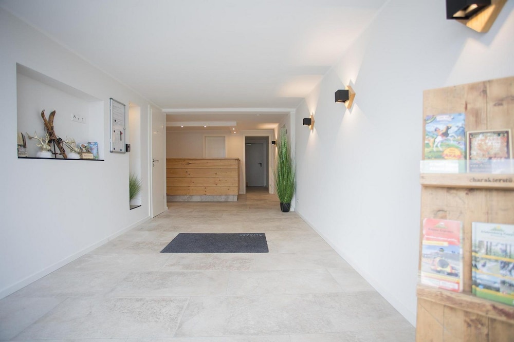 Uitzicht Op De Prachtige Bergen Van Sauerland Vanuit Dit Praktische Appartement - Neuastenberg