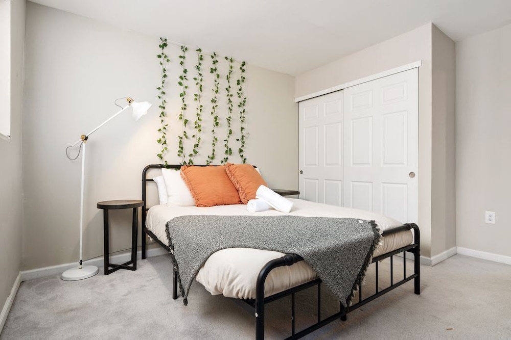 Stylish Boho Themed 2 Bedroom Near Osu - Columbus, OH
