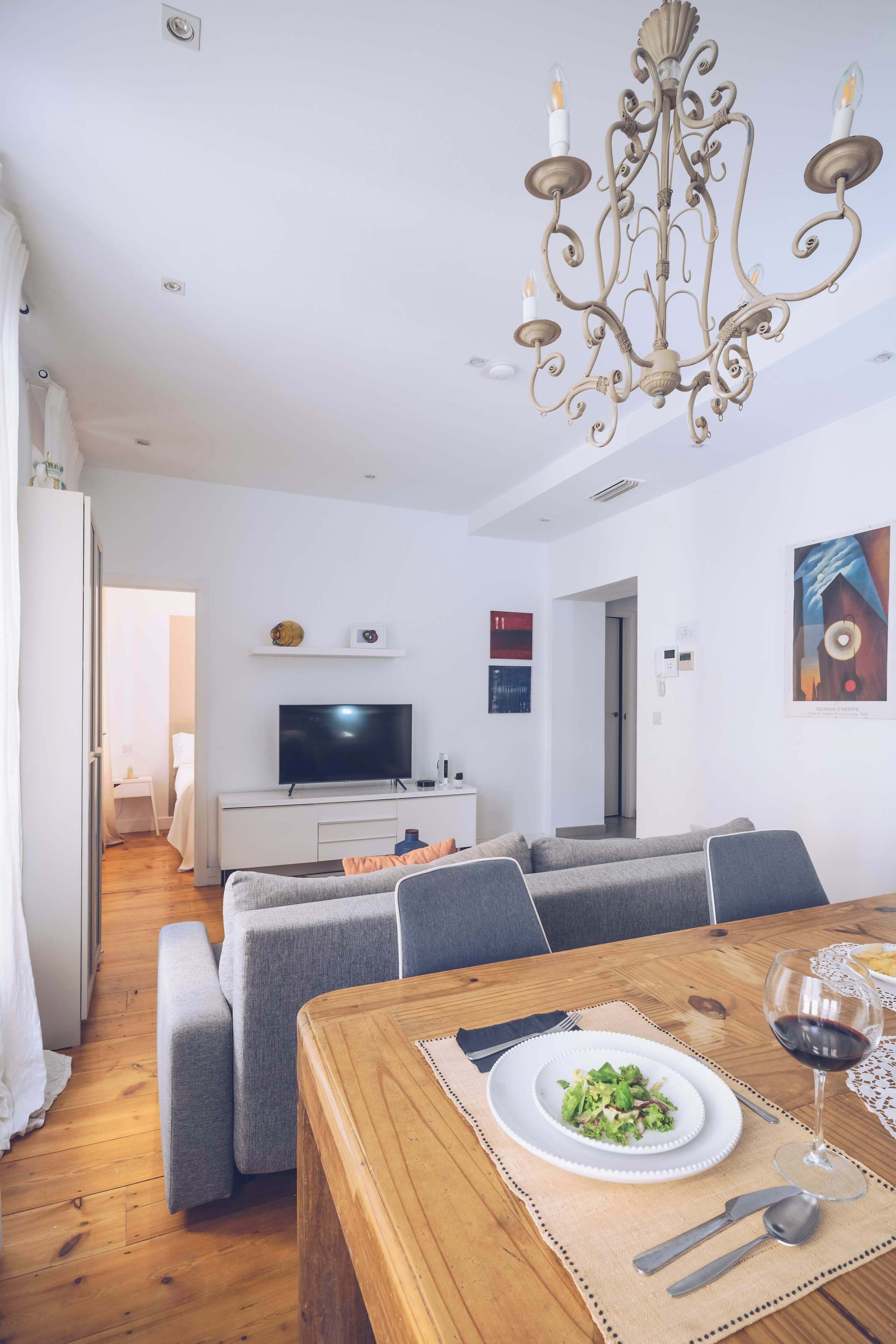 Spacious Cozy 2br/2ba In The City Center - San Roque