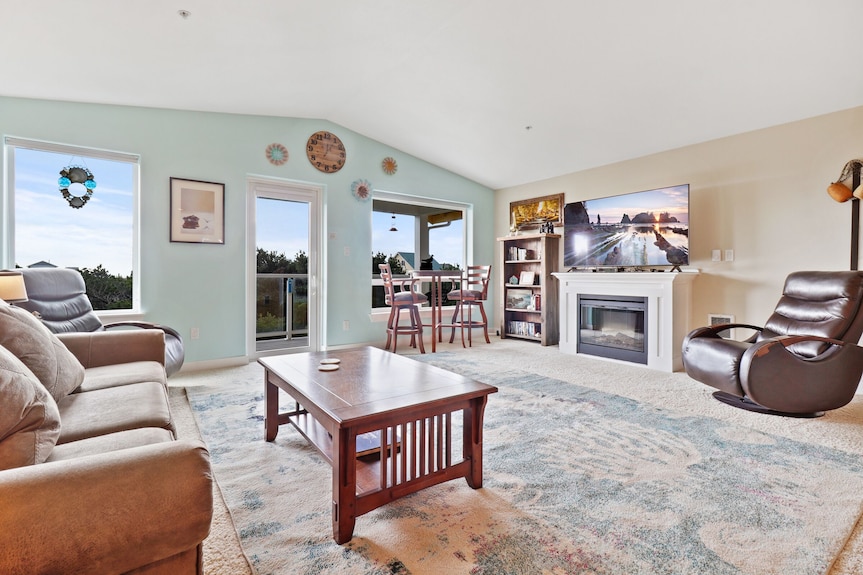 1333 A Pleasant Surprise With A Peak-a-boo View! - 西港市