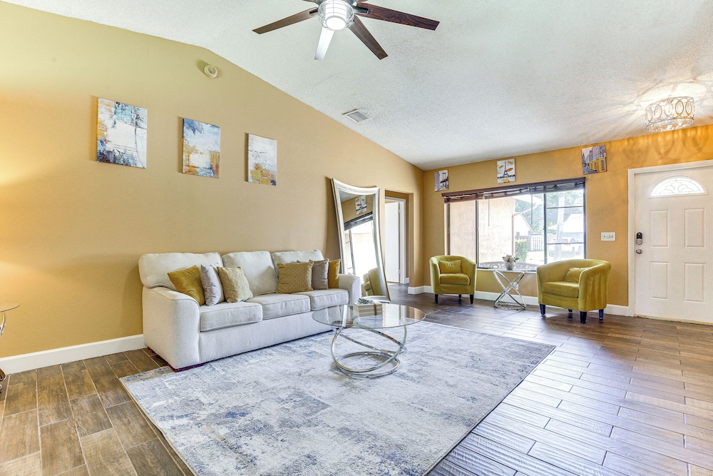 Near Beaches: Pet-friendly Sunrise Escape W/ Patio - Sunrise, FL