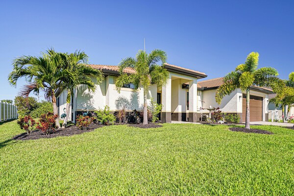 8 Mi To Dtwn: Canalfront Home In Cape Coral! - Sanibel Island, FL