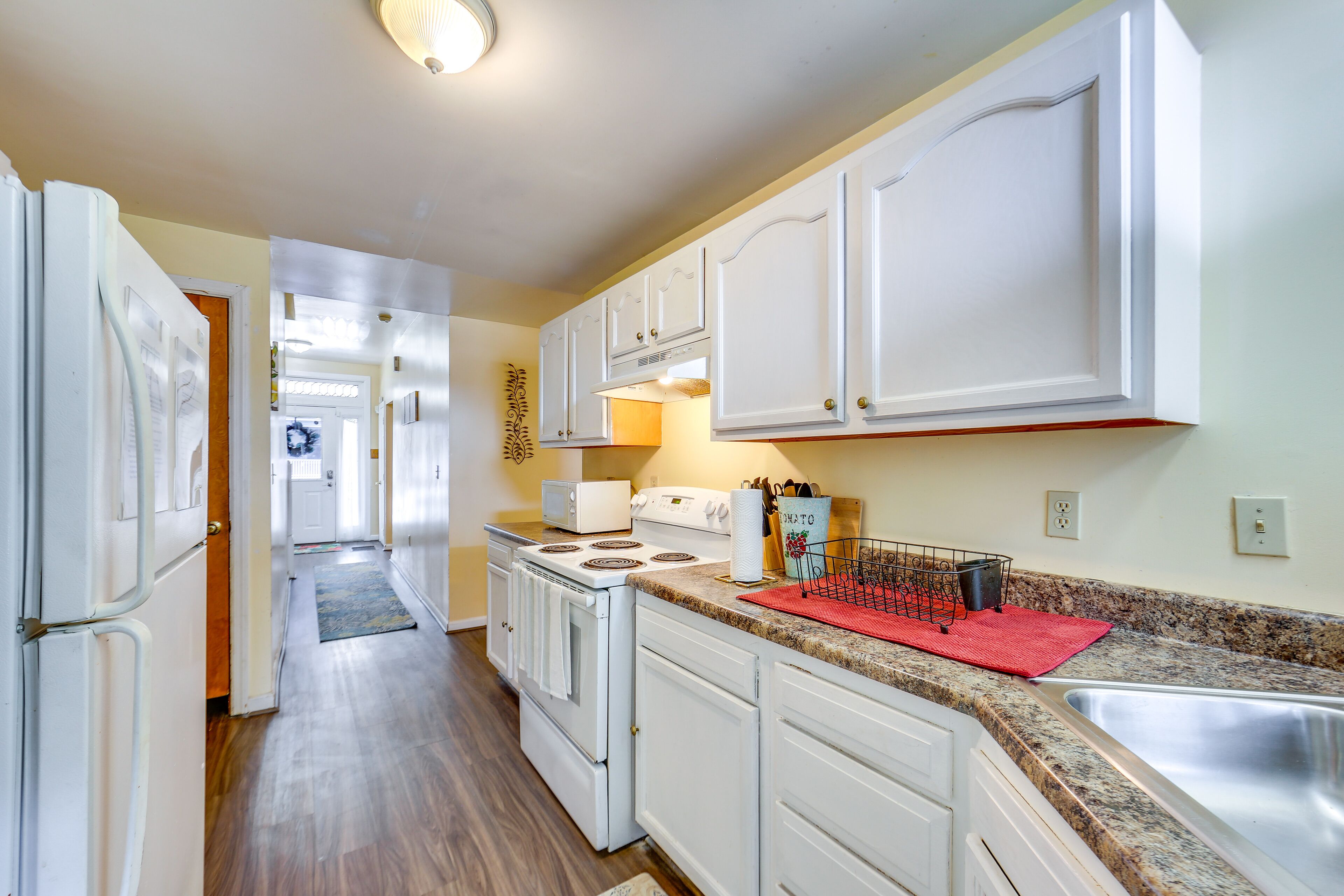 Casa (5 Bedrooms) | Cozinha privada | Um micro-ondas, um forno, uma placa de cozinha, liquidificador 