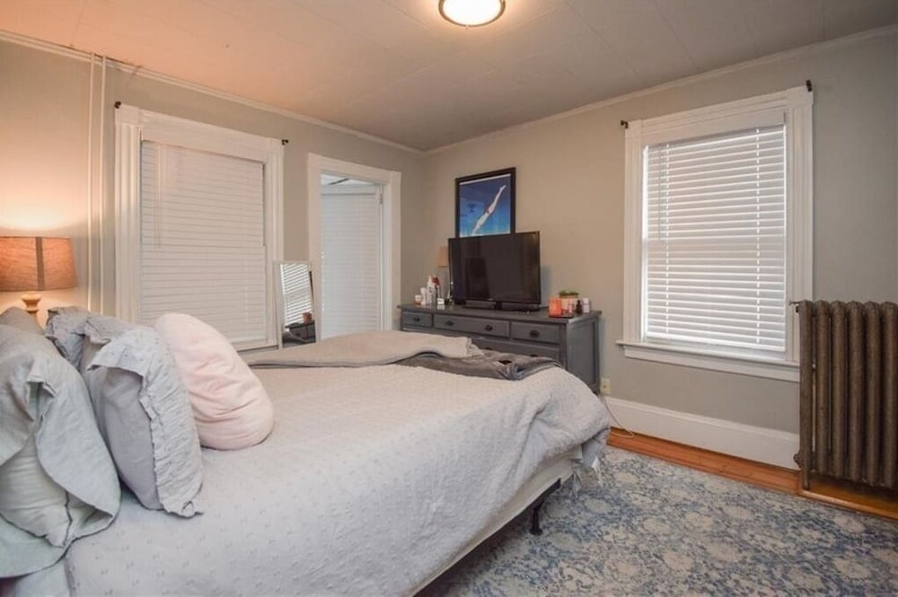 Newport 4 Bedroom Summer Escape - Rhode Island