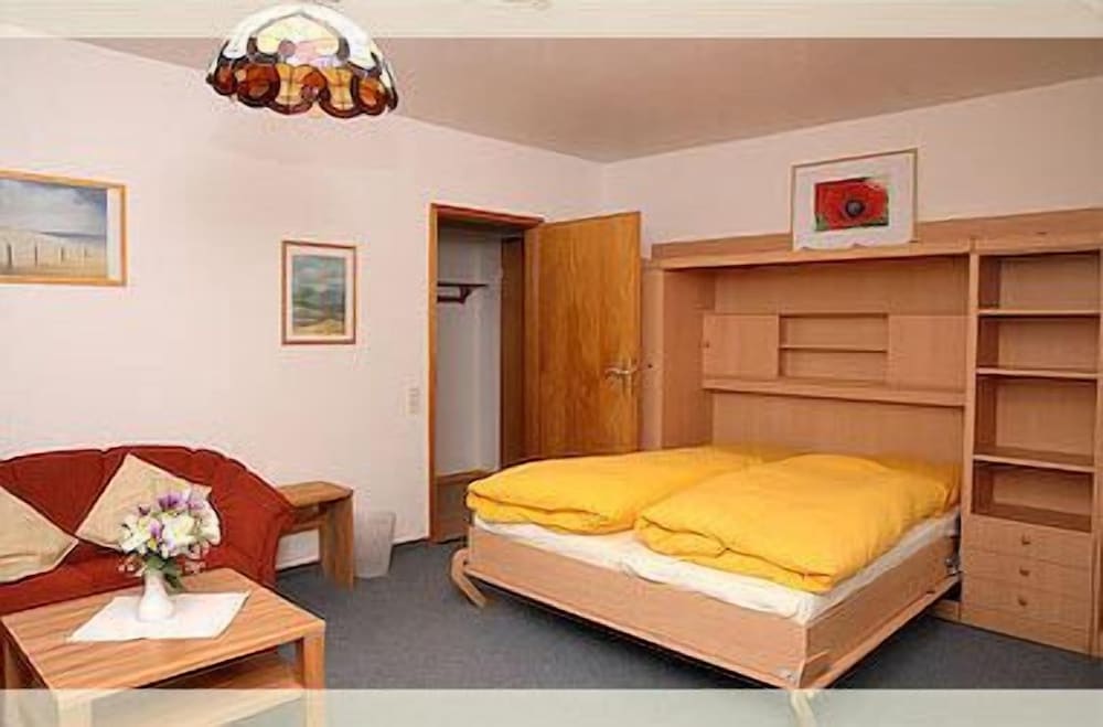 Heckenrose2 Og Rechts - Norddorf