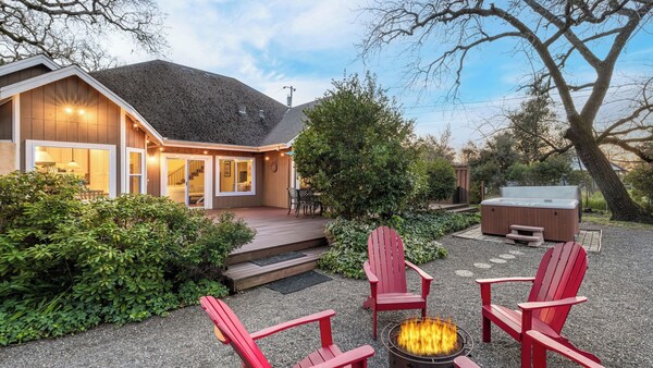 Valley Of The Moon By Avantstay Tranquil Escape, Large Yard W/ Hot Tub & Fire Pit - St. Helena, CA