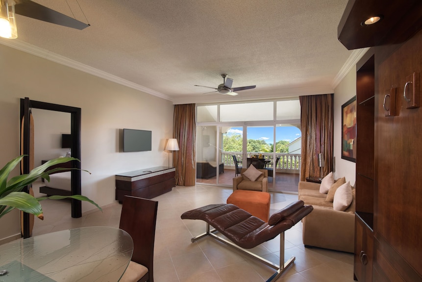 Vip 1br Presidential Suite @ Lifestyle Holidays, Mando All-inclusive Fee Extra - Dominica