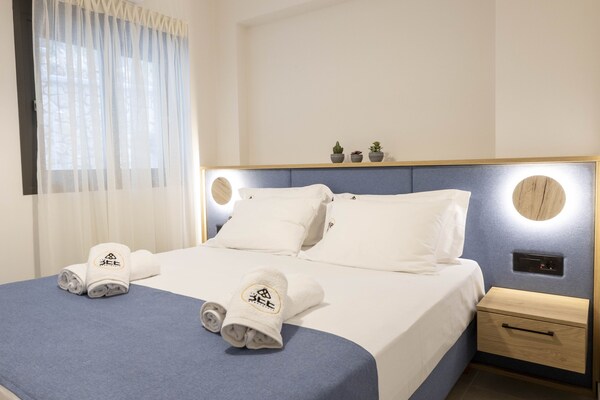 The Bee Apartments Sea View - Lefkada