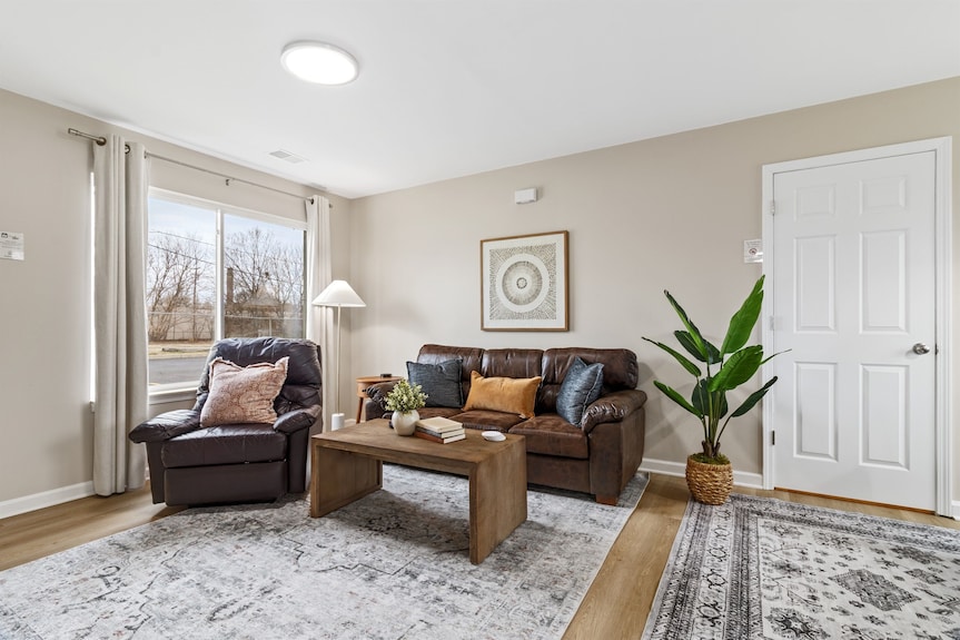 New! Cozy 1br Flat W/ King Bed & Workspace - Sterling Heights, MI