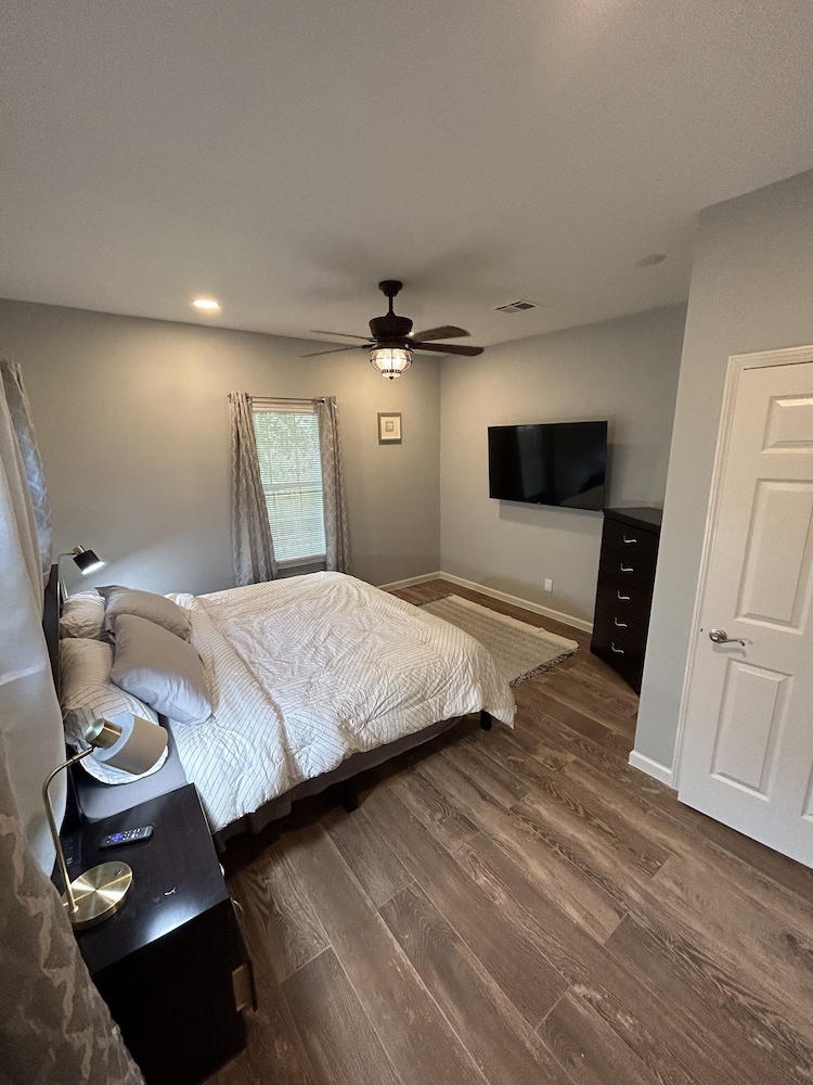 Home Sweet Home - A Luxurious Escape - Monroe, LA