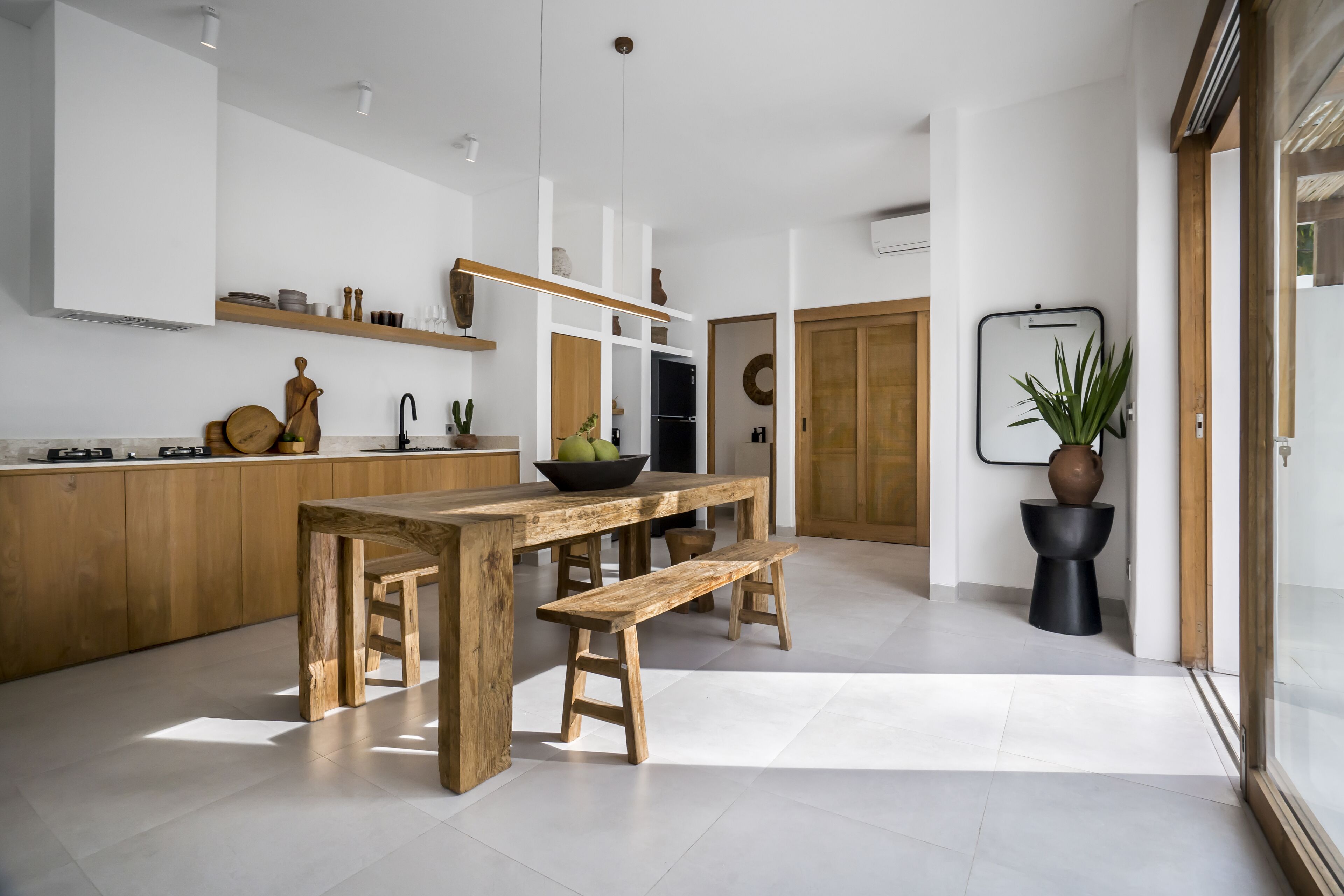 Villa Deluxe, lanai (alpendre havaiano), vista para a piscina | Cozinha privada | Um frigorífico, um micro-ondas, uma placa de cozinha 