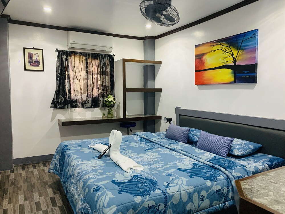 BADLADZ - Ocean View One Bedroom Condo - Puerto Galera | Vrbo