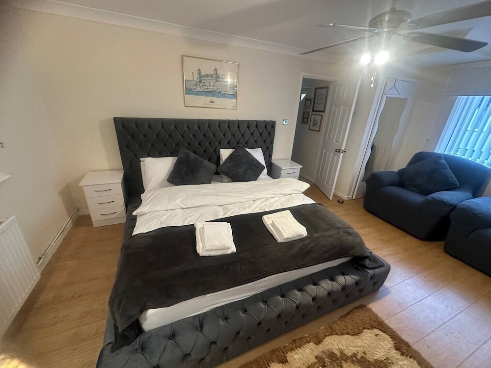 Pass The Keys | A Beachhouse,home Away From Home - Clacton-on-Sea
