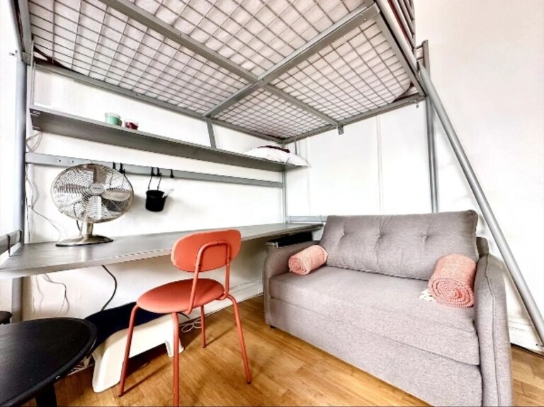 Studette Chic Paris Champs Elysées - Paris