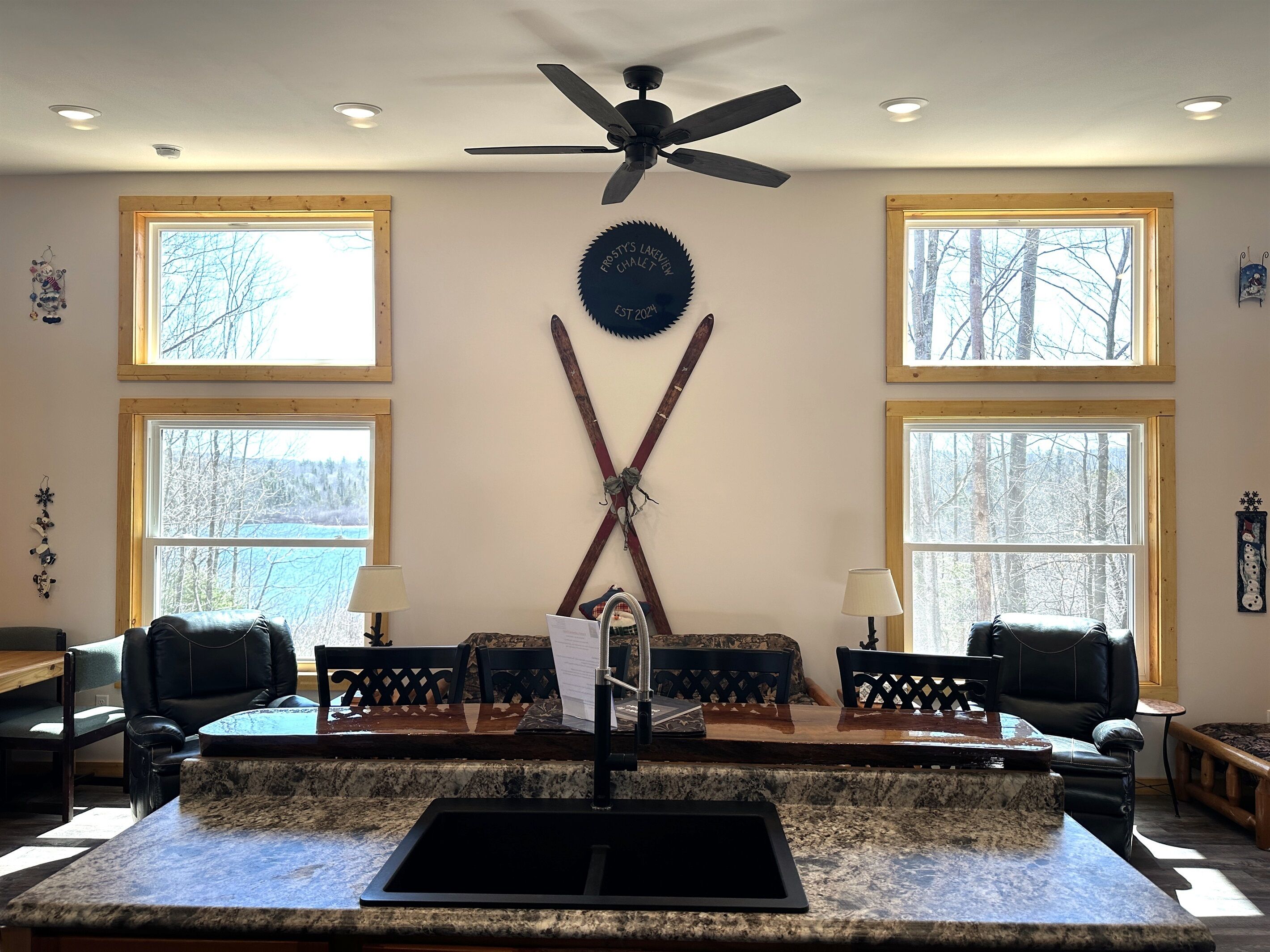 Hot Tub - Great Views - Close To Prnl - Private - Michigan