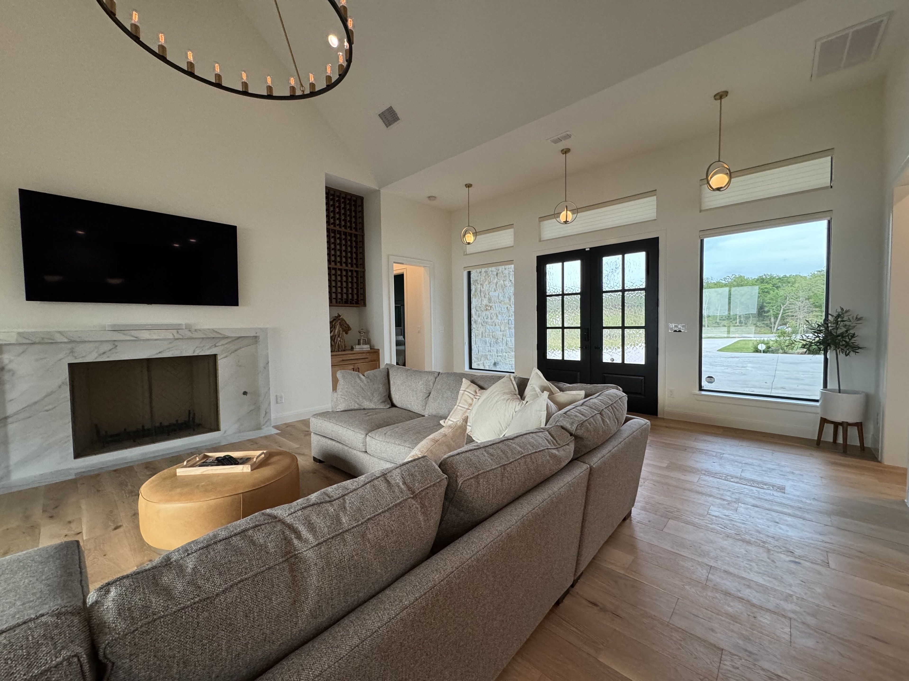 Lakefront Luxury On Cedar Creek @ Black Iron - Log Cabin, TX