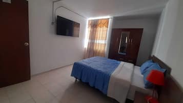 Quarto Duplo Lua de Mel, 1 cama queen-size, vista para o jardim | 1 quarto, secretária adequada para computadores portáteis, Wi-fi grátis