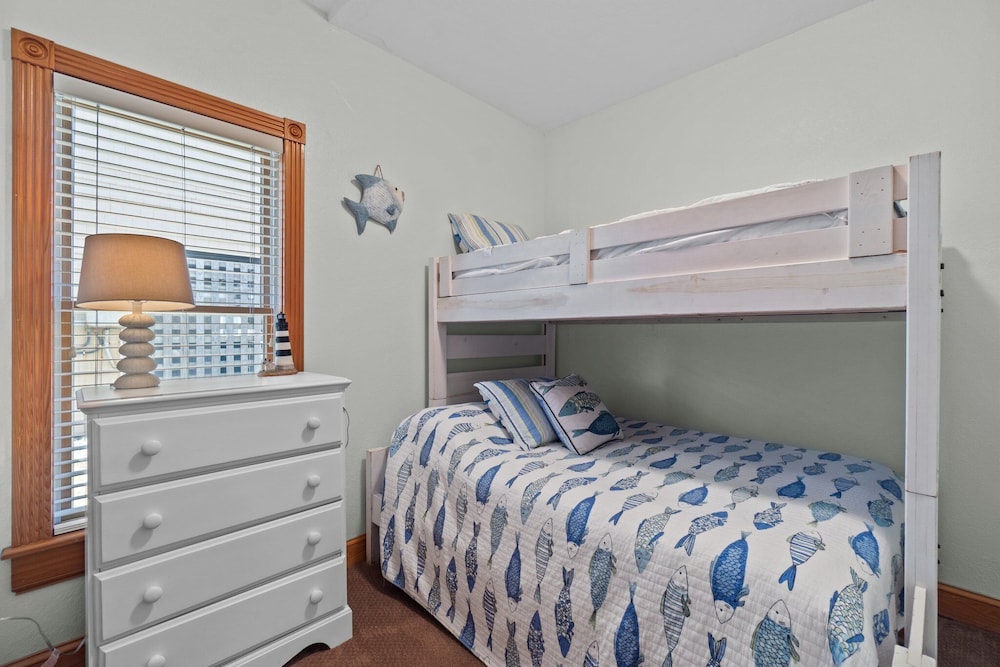 5711-OBX TA SEA ,| Semi Oceanfront | Nags Head | Sleeps 10 - Nags Head ...