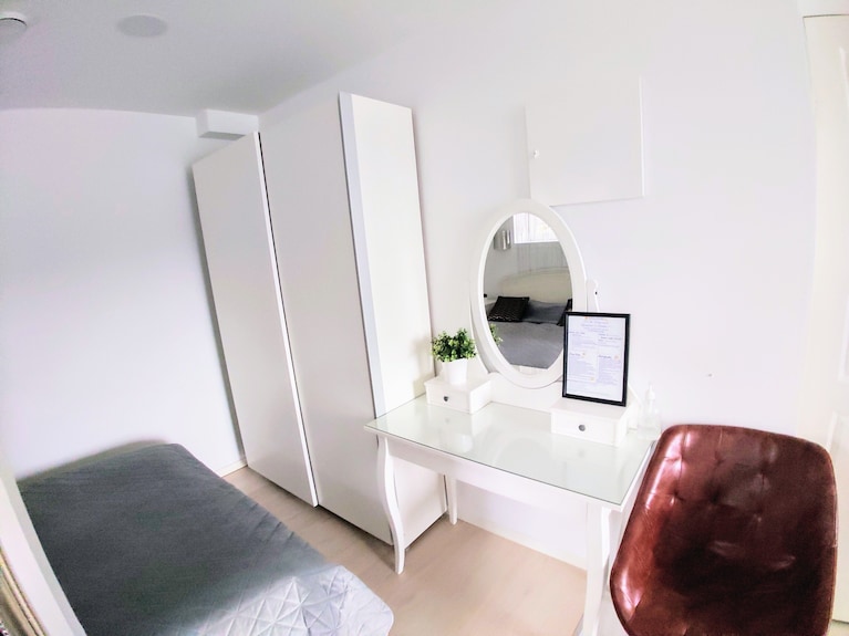 "Bergen Sunrise" Studio Apartment On The Fjord.\nself Check In; 1 Free Parking. - Bergen